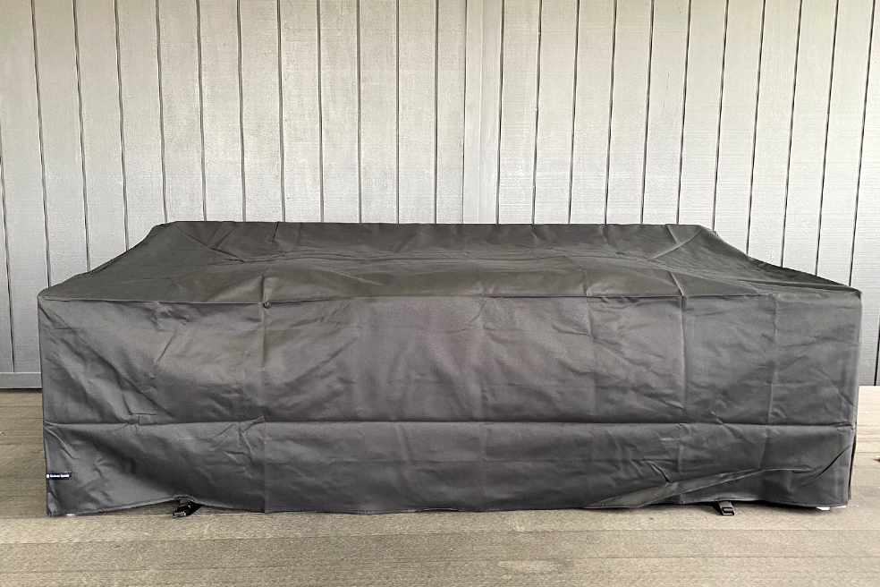 Rain Covers Unwind Range - Outside Space