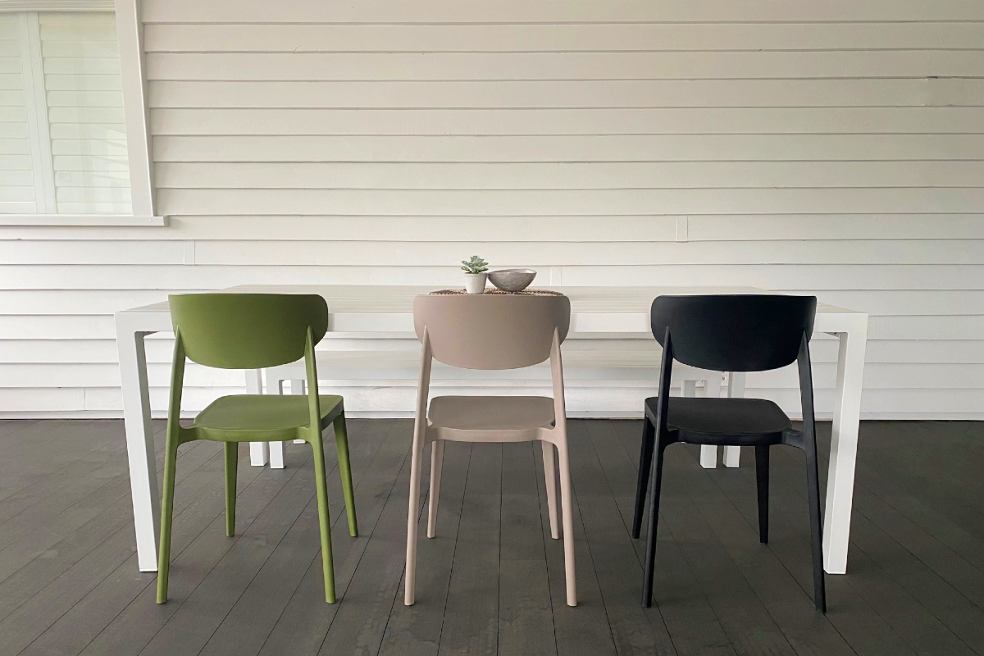 Dinner at Ours Range:White 2M Outdoor Table,1 Bench & 3 Amado Chairs (4 ...